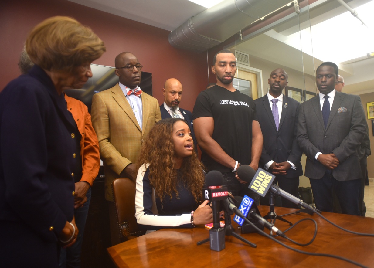 Activist Tamika Mallory Takes On American Airlines After Being Kicked Off Flight New York