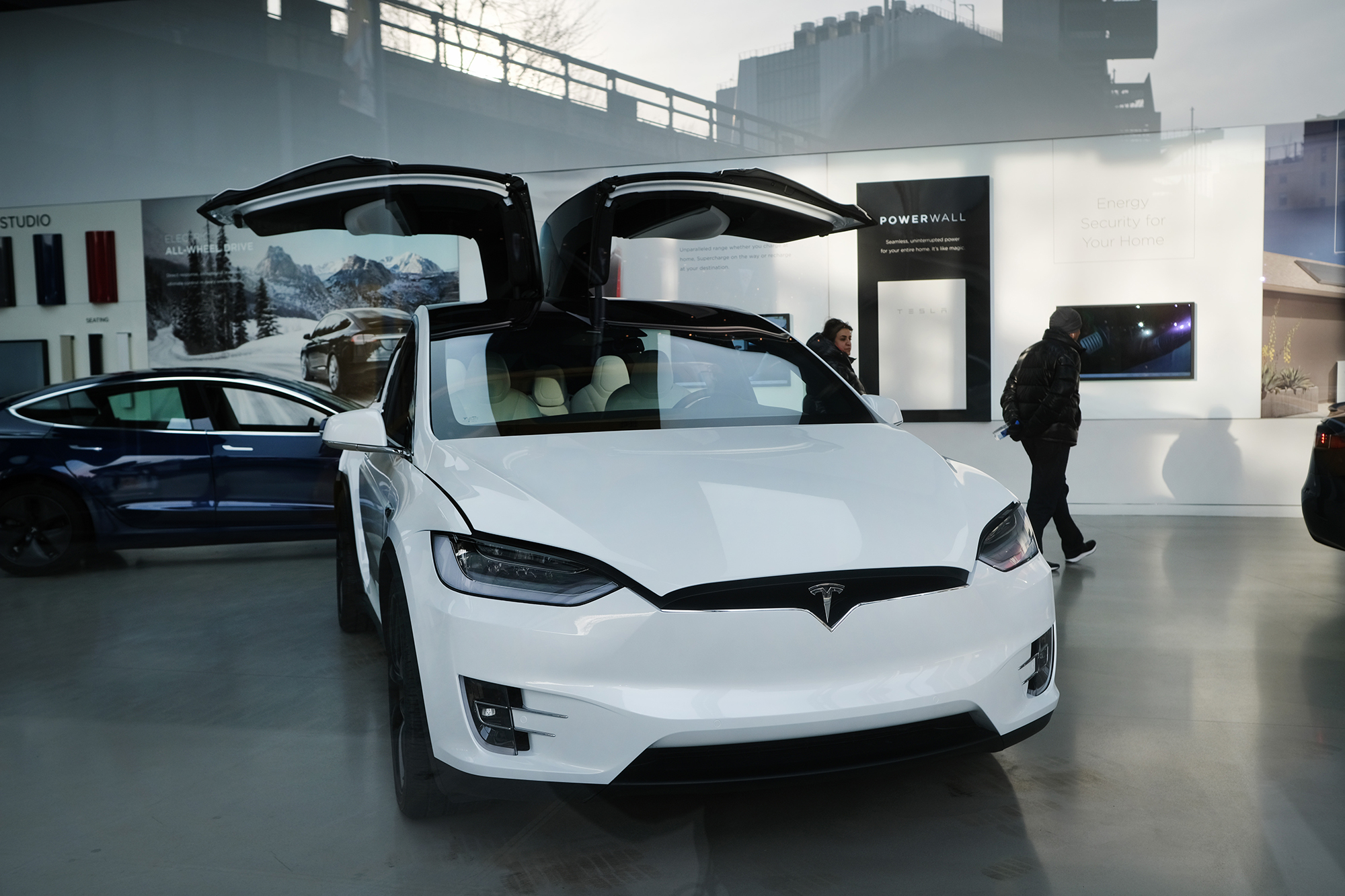 Apple and Tesla just announced stock splits. Here's what that means for ...
