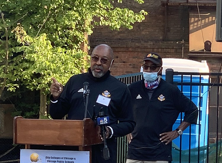 STUDENTS RECEIVE SCHOLARSHIPS FROM CHICAGO FOOTBALL CLASSIC | Citizen ...