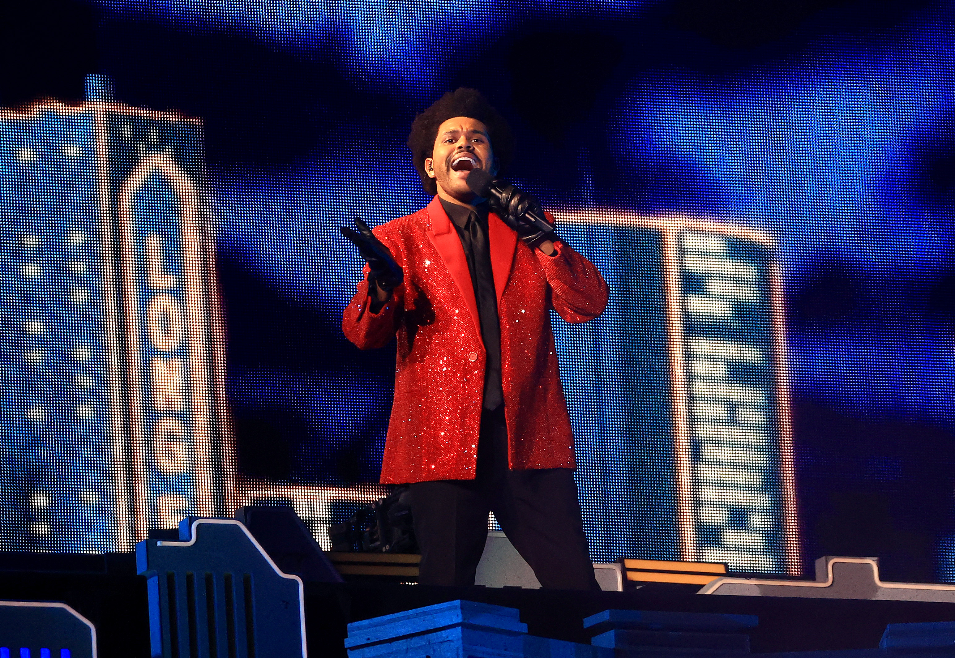Super Bowl halftime show featured The Weeknd and his bandaged army ...