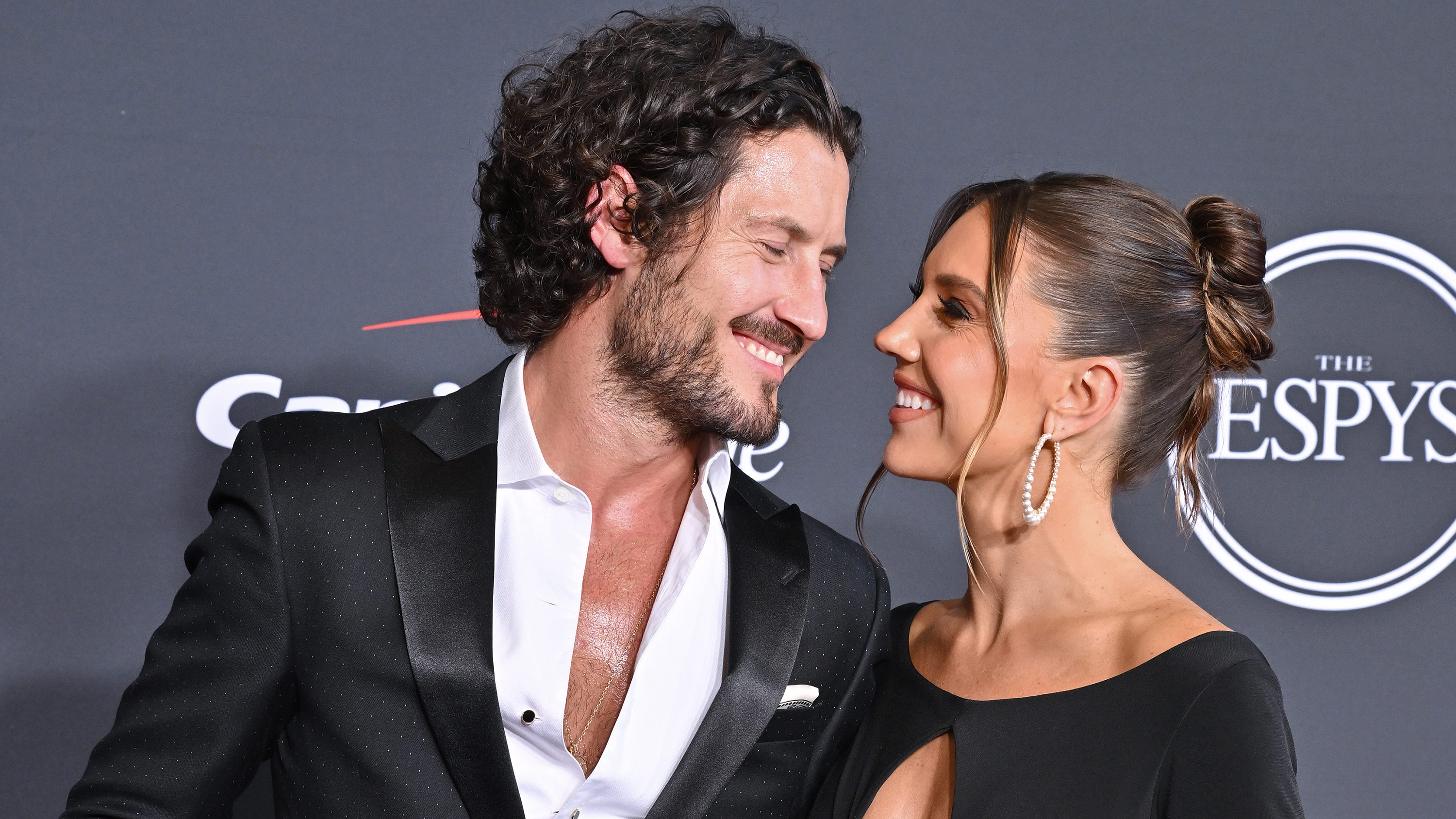 'Dancing with the Stars' pros Jenna Johnson and Val Chmerkovskiy welcome first child together ...