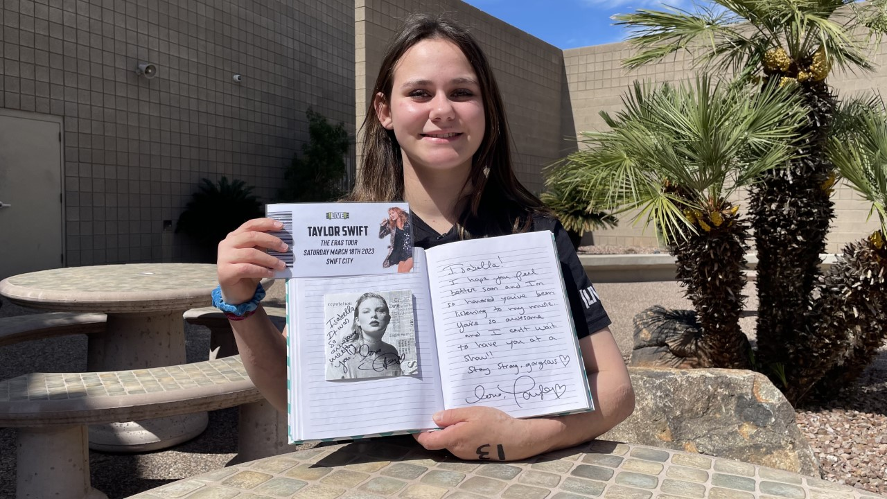 Taylor Swift delivers promise of tour tickets to Valley teen, burn ... Taylor Swift delivers promise of tour tickets to Valley teen, burn ...