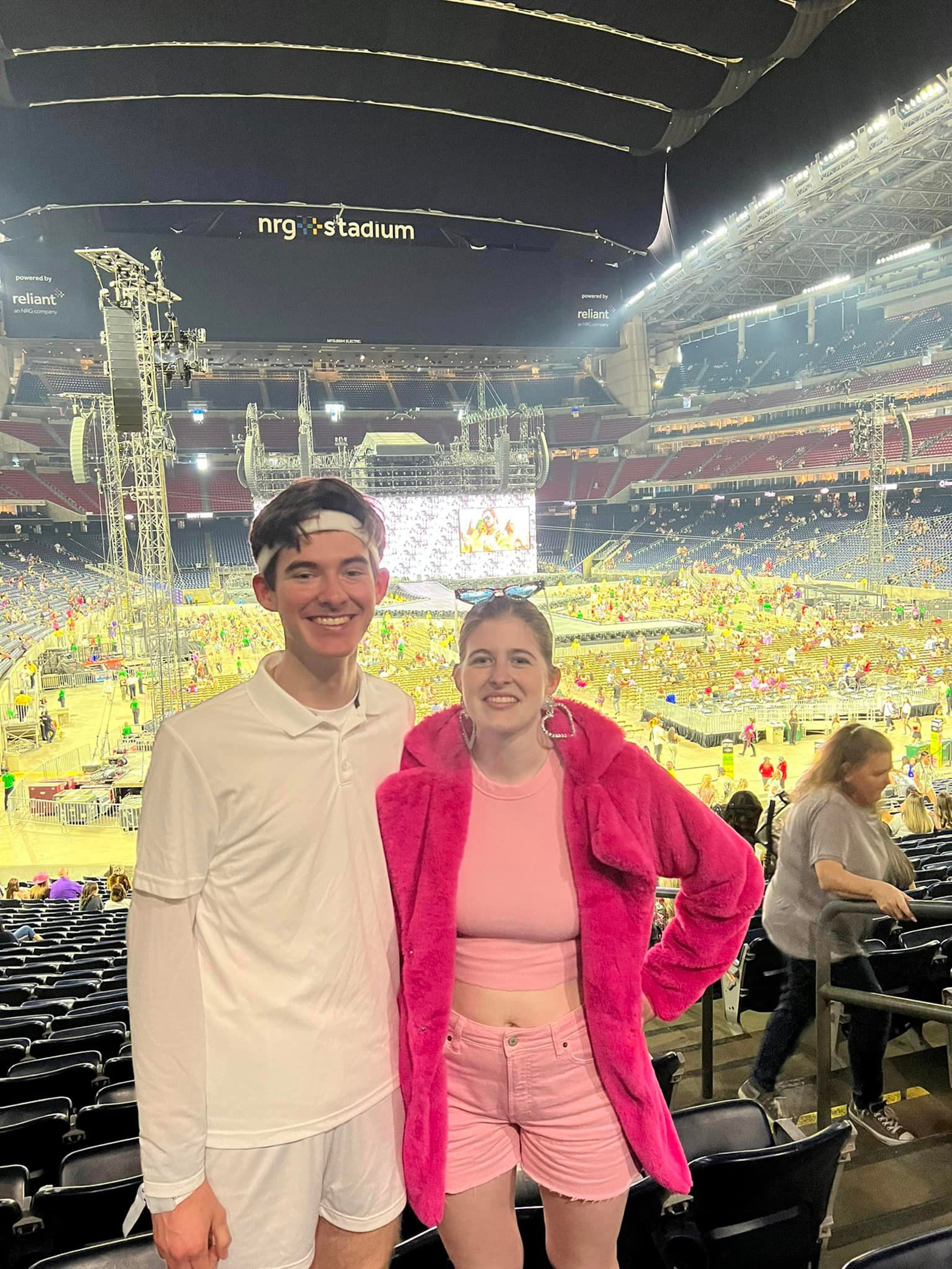 Taylor Swift fans show support for fan killed by a drunken driver after ...