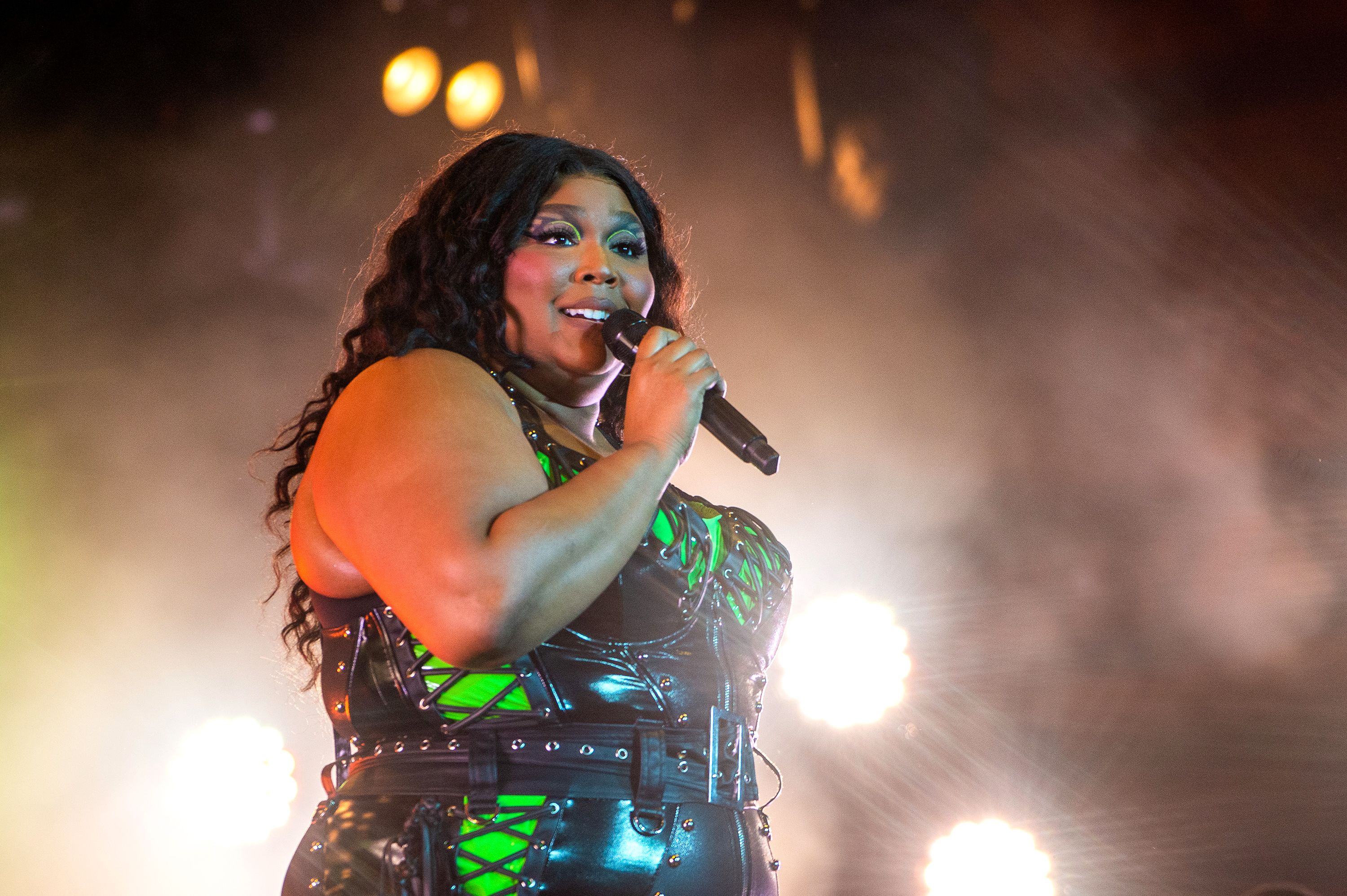 Lizzo’s dance crews express support for her amid lawsuit | Houston ...