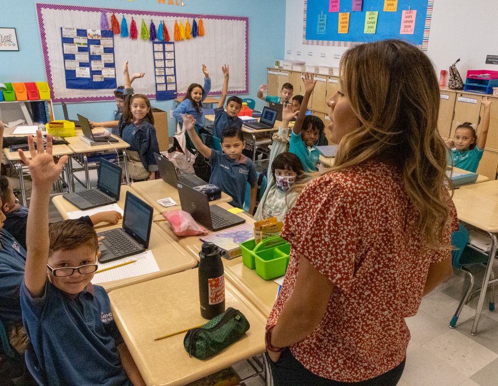 15 Harmony Public Schools' Teachers to Receive More Than $145,000 in Bonuses Through TEA’s ...