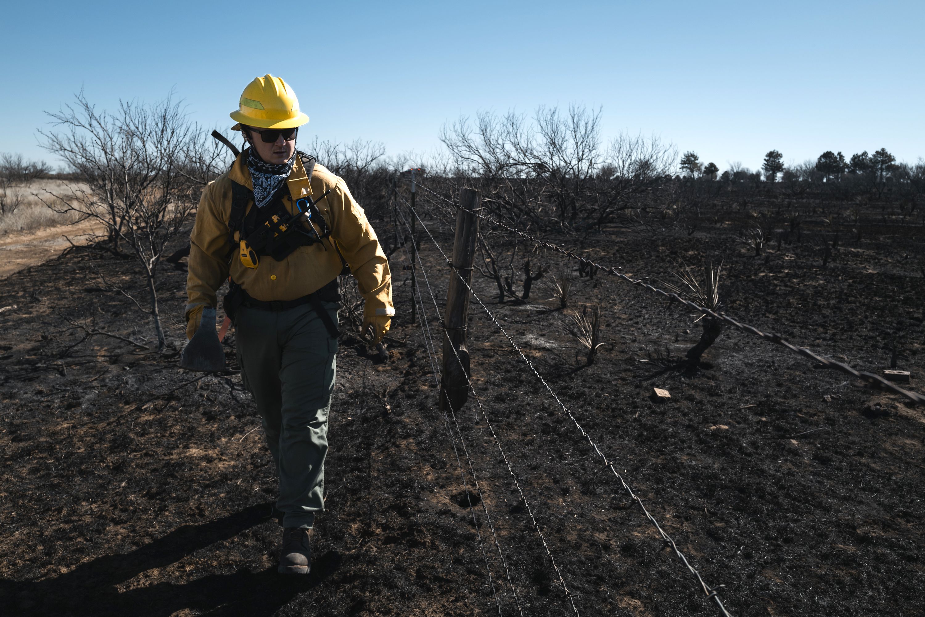 Firefighters battling ‘monster’ Texas wildfire contend with strong ...