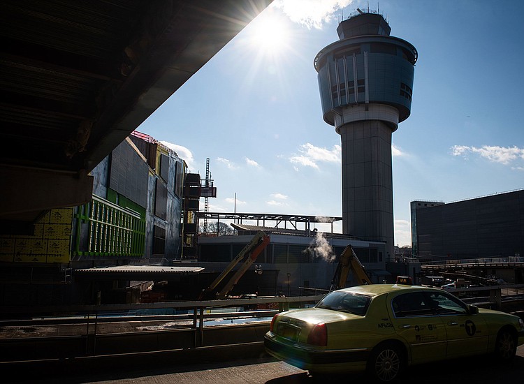 ‘Go around!’ FAA investigates close call between plane/LaGuardia’s air ...