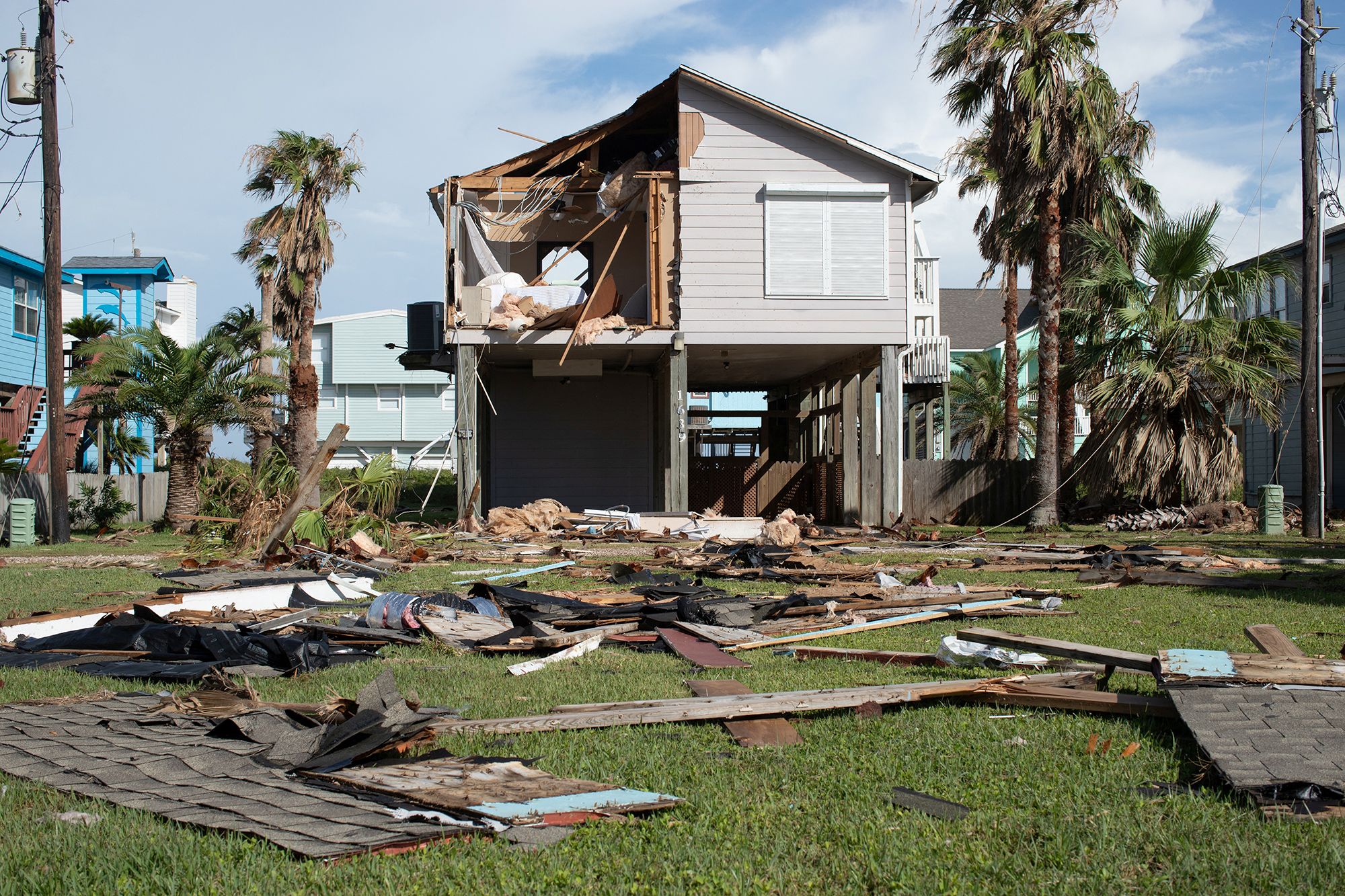 Houston area residents struggle without power and water as excruciating ...