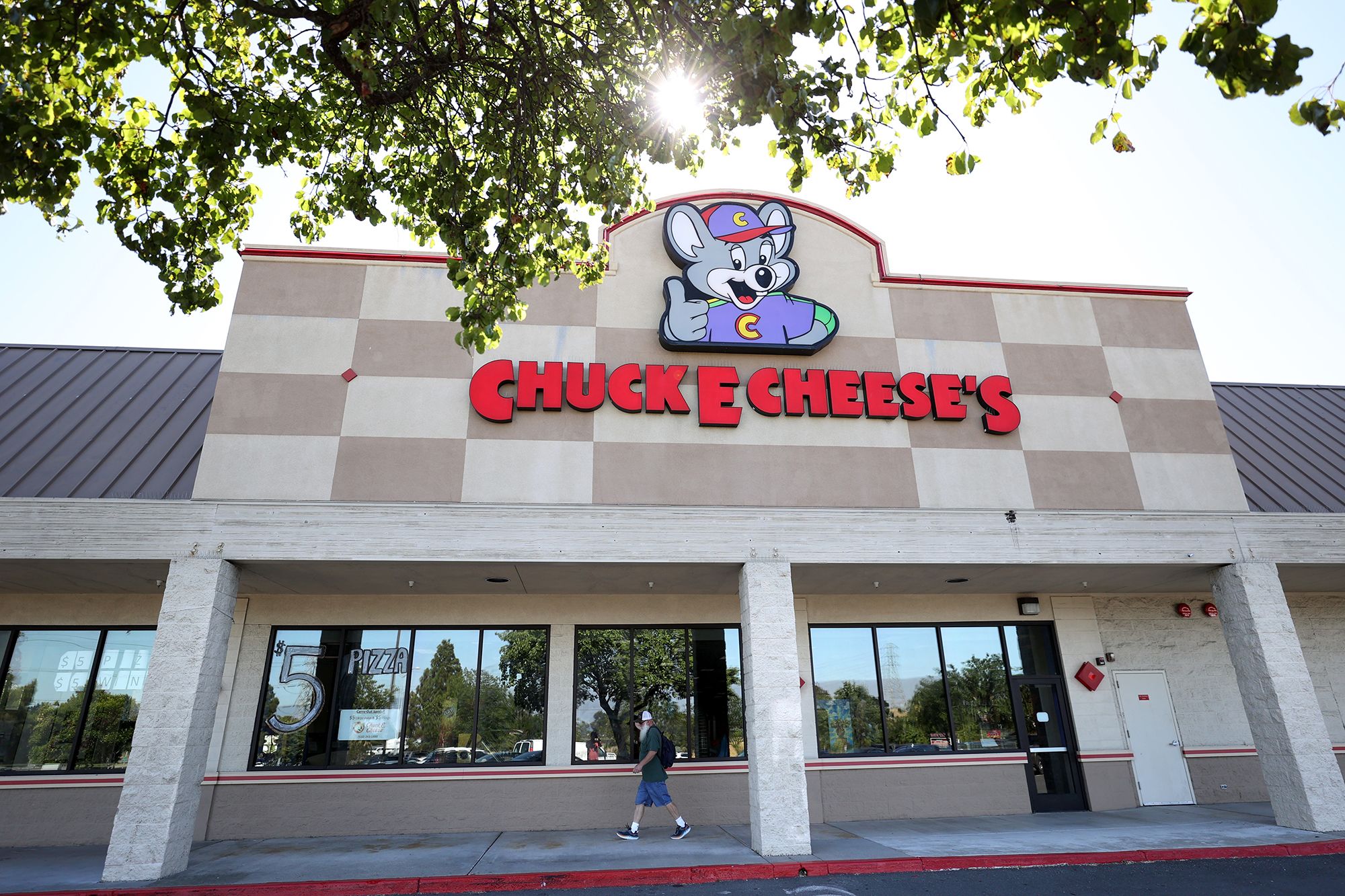 Chuck E. Cheese targets inflation-weary families with a bargain ...