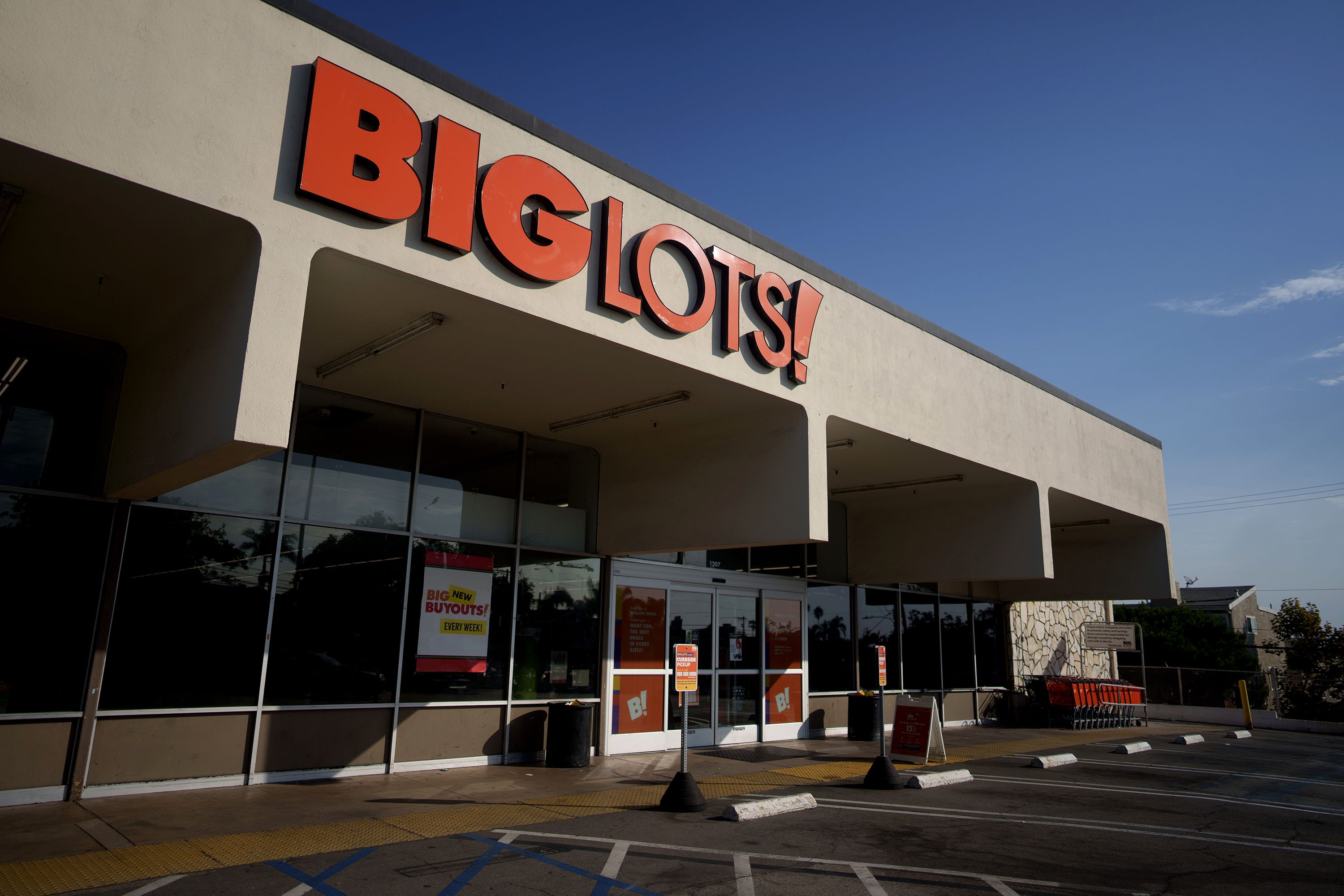 Big Lots will soon start ‘going out of business’ sales at its remaining ...