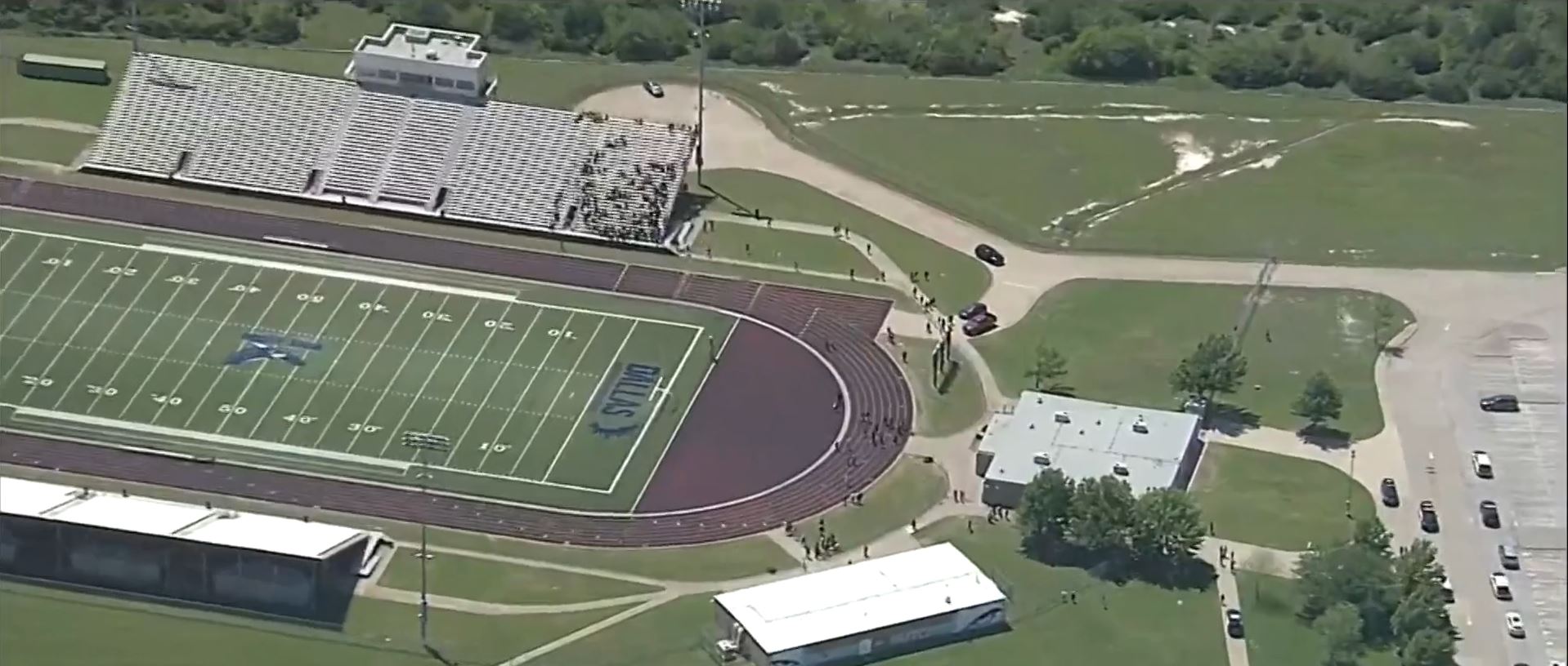 Suspect in Dallas high school shooting fired ‘indiscriminately ...