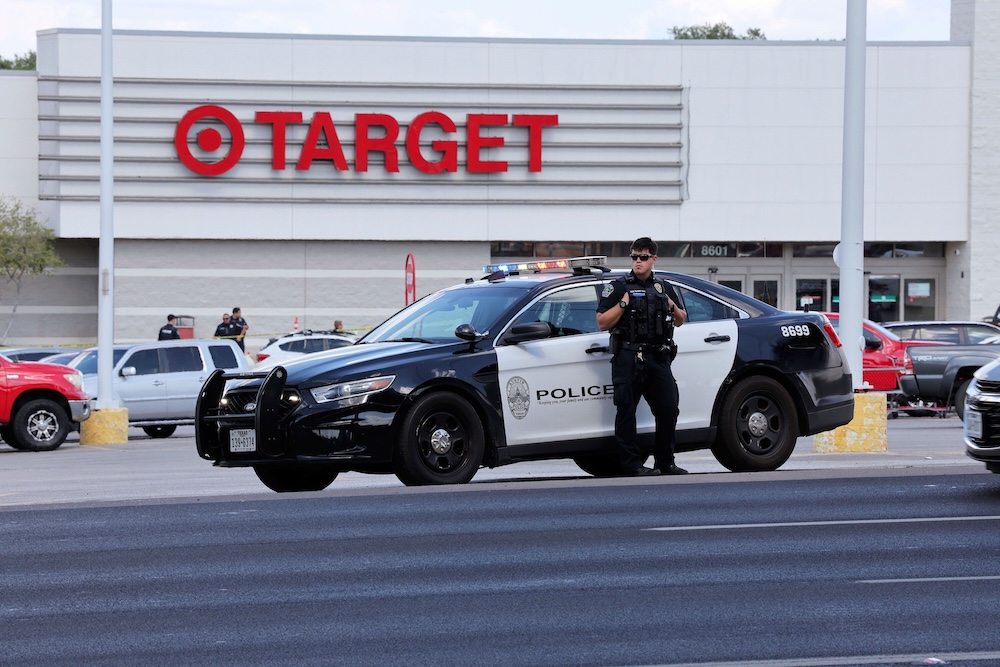 Texas shooter fired randomly, killing grandfather, 4-year-old ...